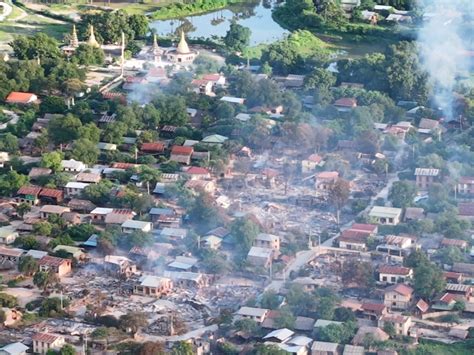 Khit Thit Media မင်းအောင်လှိုင် မော်လမြိုင်ခရီးစဉ်အတွက် လုံခြုံရေးယူပြီး ပြန်လာသည့် ဘီးလင်းမ