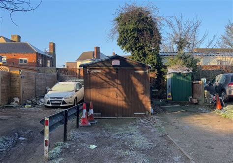 Garage At 1 Blows Cottages High Street Aveley Thurrock Rm15 4bh