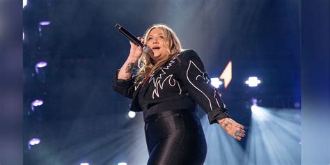 Elle King ‘mortified About Her Drunken Performance At Dolly Parton