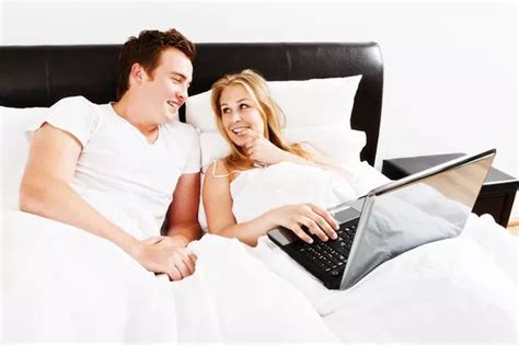 Sexperts On Why Women Prefer Lesbian Flicks And Erotic Novels To