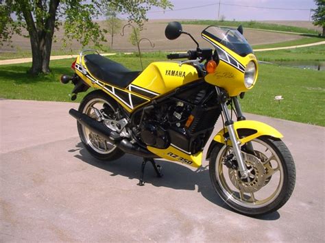 Yamaha Rz350 Kenny Roberts Front Right Bike Urious