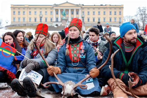Norwegian Prime Minister Meets With Indigenous Sami As Protests Against Wind Farms End Pbs News