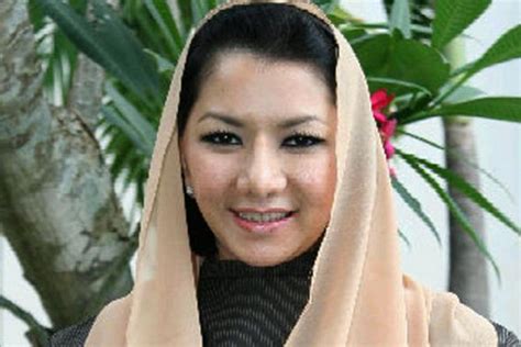 Foto Bupati Kukar Rita Widyasari Belanja 40 Tas Mewah Untuk Samarkan