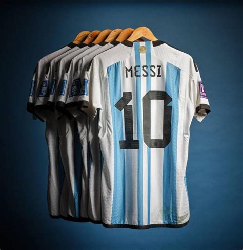 Vendidas por millones de dólares seis camisas de Messi