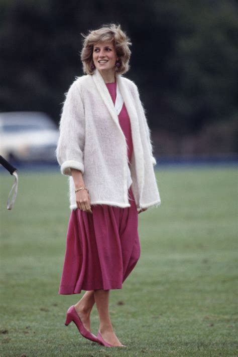 Księżna Diana ikona mody Sekrety stylu lady Di ZDJĘCIA Moda