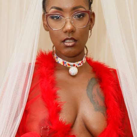 Naked Unicorn Social ManyVids