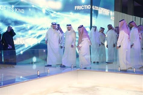 وزير النقل والخدمات اللوجستية يدشّن المنطقة اللوجستية المتكاملة في