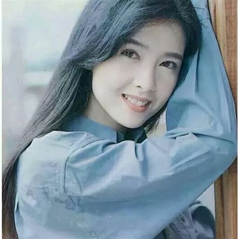 周慧敏終於提出離婚，忍29年拿7億財產，出軌8次的倪震將淨身出戶 每日頭條