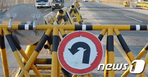 中 개성공단 전면 중단에 경제 제재 시작 촉각