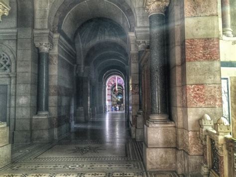 Premium Photo Architectural Columns