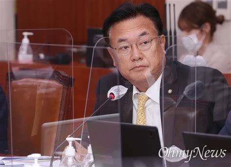 정진석 국민의힘 비상대책위원장이 7일 서울 여의도 국회 오마이포토