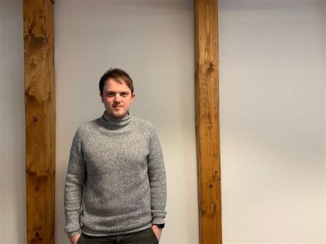 Flüchtlinge Erik Marquardt klagt Schweigen der EU zu illegalen