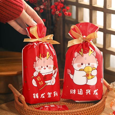 Onea 10入 紅色新年束口袋 包裝袋 2024新年紅色糖果袋 束口禮物袋子 龍年包裝袋 烘焙包裝 點心袋 蝦皮購物