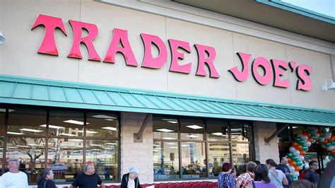 Trader Joes Execs Shoot Down Possibility Of Self Checkout Fox Business