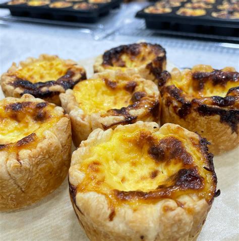 범이준이 베이킹스튜디오and카페 에타 나왔습니다~~🙋🏻‍♀️ ️오늘 디저트 ️ 티라미수롤케이크 유자몽케이크 2시이후 초코케이크 달고나밀크티 바스크치즈케이크