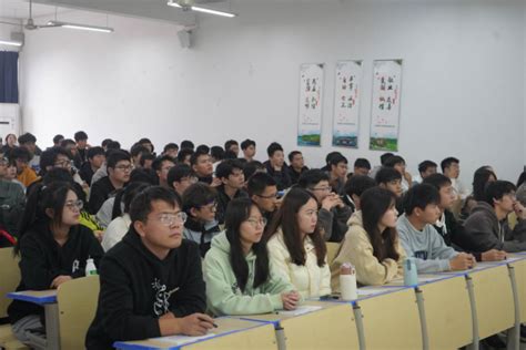 党委书记李良智讲授“学思践悟二十大，砥砺奋进新征程”专题思政课 景德镇陶瓷大学官方网站