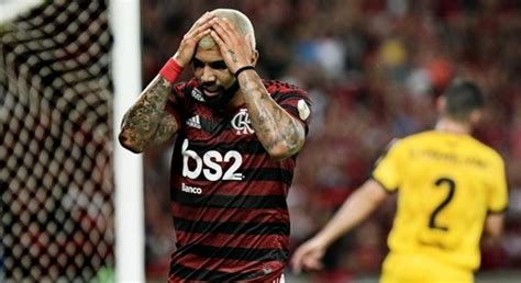 Com Dores Gabigol Fica Fora Do Duelo Com O Inter Pela Libertadores