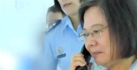 尴尬了！蔡英文电话慰劳台飞行员却被解放军警告声打断 台空军这么解释腾讯新闻