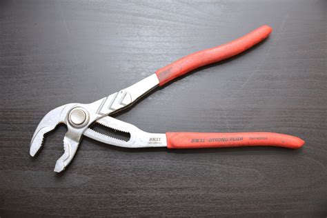 知っておきたい工具の基礎知識 プライヤーとペンチ Motobe 20代にバイクのライフスタイルを提案するwebマガジン、モトビー