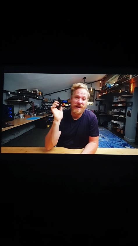 [question] why does my screen flicker only on videos r vanced
