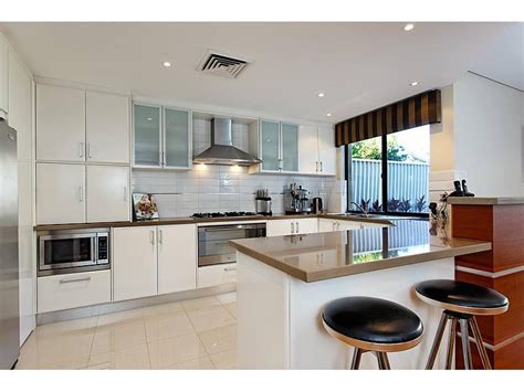 Modern U Shaped Kitchen Design Using Granite Kitchen Photo 162178