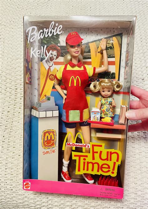 Fanart I Drew A Cartoon Version Of The Barbie Selfie While Waiting To