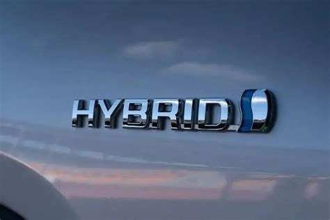 Tanpa Subsidi Ini Harga Mobil Hybrid Terbaru Untuk Ikut Tekan Emisi