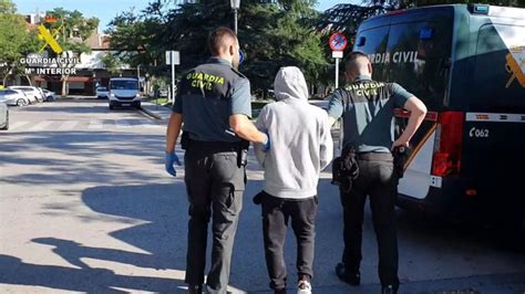 Cuatro Detenidos Por Robar Móviles Por Valor De 60000 Euros En Campos