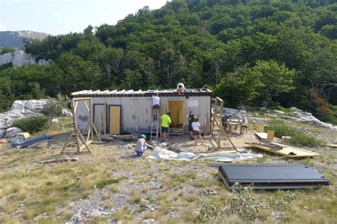 Ivan Juretić Kaj Bi Z Milijonom če Pa Lahko Letim Outsider Revija Ki Presega Meje