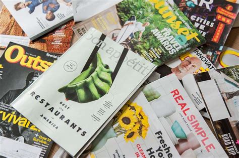 Majalah Cetak Tabloid Buletin Buku Katalog Percetakan Surabaya