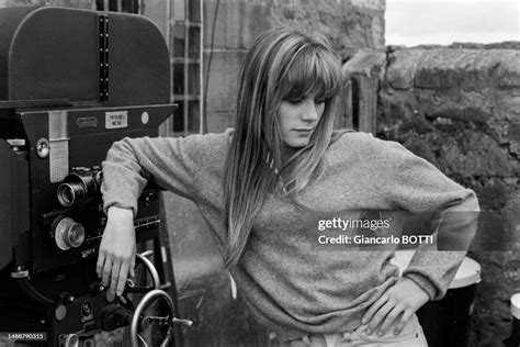 Françoise Dorléac Sur Le Tournage Du Film Cul De Sac En Juillet