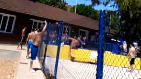 Incidentes En La Pileta De Boca Violento Choque Entre Dos Facciones De