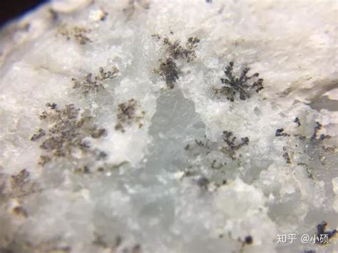紫曰通过水草沁判断籽料真伪靠谱吗 知乎