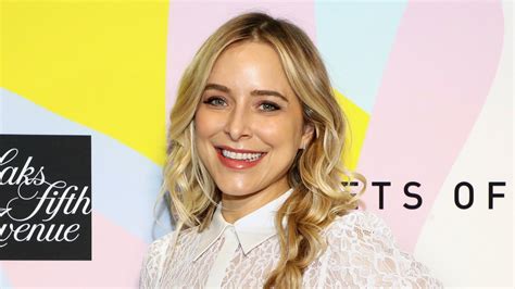 Jenny Mollen Lets Mom Shamers ‘roll Off Her Back Raising 2 Sons Us