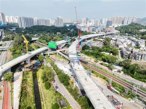 橫跨港鐵東鐵綫的T型橋轉體後