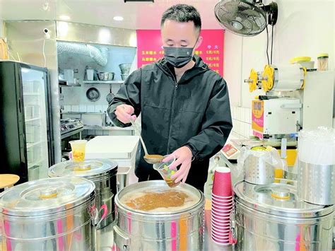 小伙在桂林甜蜜创业一年卖万杯糖水 店里 招牌 时间