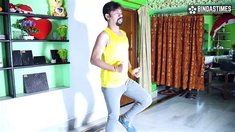 Yogalehrerin Will Mit Seinem Sexy Mädchen Ein Freches Spiel Spielen