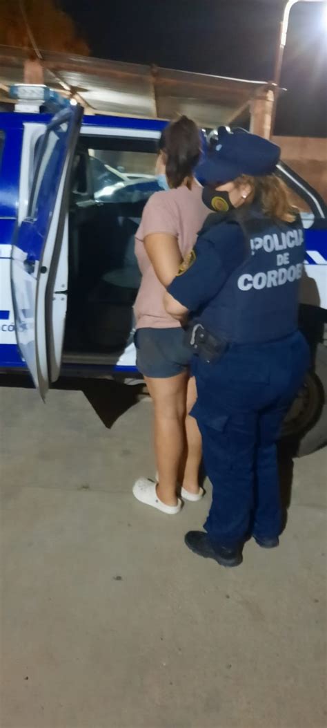 Una joven madre fue detenida por golpear a su bebé de pocos meses en