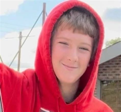 Menino De 13 Anos Morre Após Pular Na Frente De Carro Para Proteger