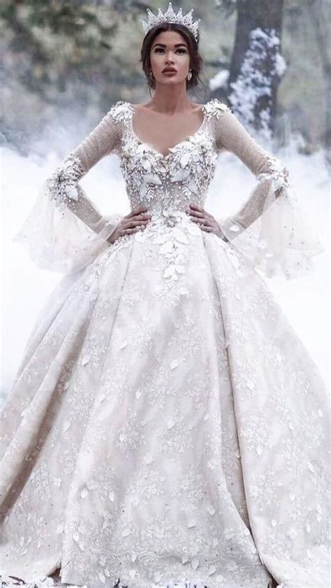 17 Statement Wedding Dresses With Beautiful Details Artofit