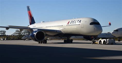 11 Hospitalized From Delta Flight After Turbulence Flying Into Atlanta