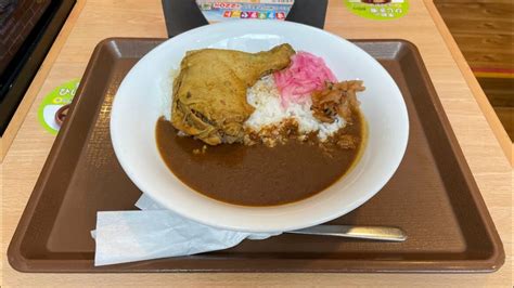 すき家の新メニュー「ほろほろチキンカレー」を注文したら、大きな骨付きチキンがのっていました News Wacoca Japan