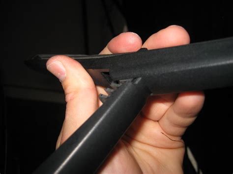 Jeep Grand Cherokee Rear Window Wiper Blade Replacement Guide 006