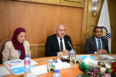 محافظ قنا يشهد توقيع بروتوكول تعاون لإنشاء 3 وحدات ترشيح طبيعي ضمن