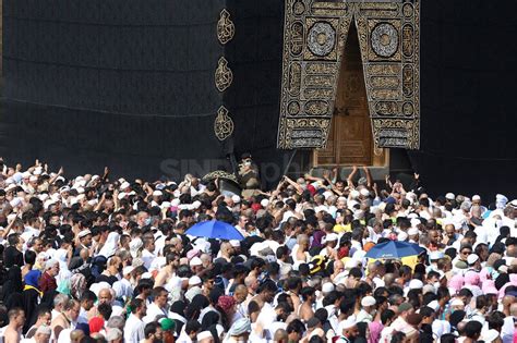 FOTO: Suasana Masjidil Haram Pascapenangguhan Umroh oleh Kerajaan Arab ...