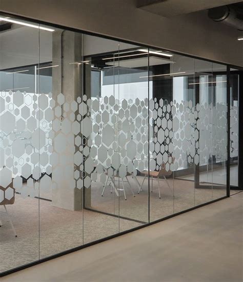 Office Screens And Partitions For Privacy And Noise Reduction