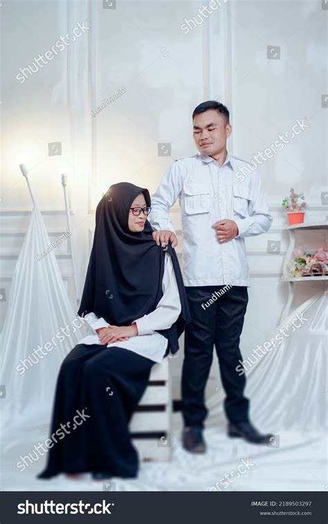 Male Female Model Couple Studio Room Stock Photo 2189503297 Shutterstock