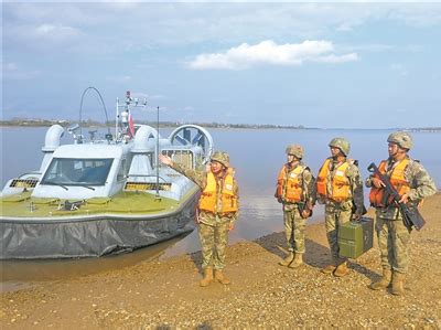 北部战区陆军某边防旅组织官兵对辖区进行巡逻 大陆军事 华夏经纬网