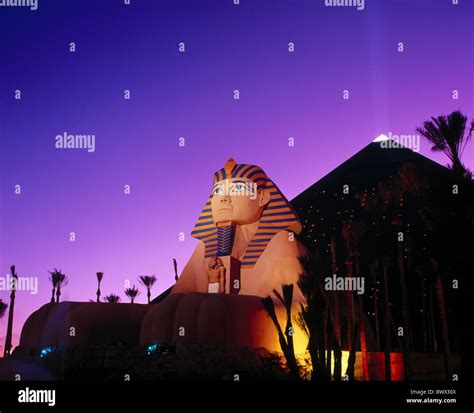 Lighting Dusk Twilight Entrance Las Vegas Luxor Hotel Nevada Sphinx Usa