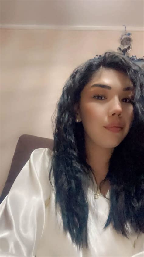 Selvi Bahraini Escort In New Delhi